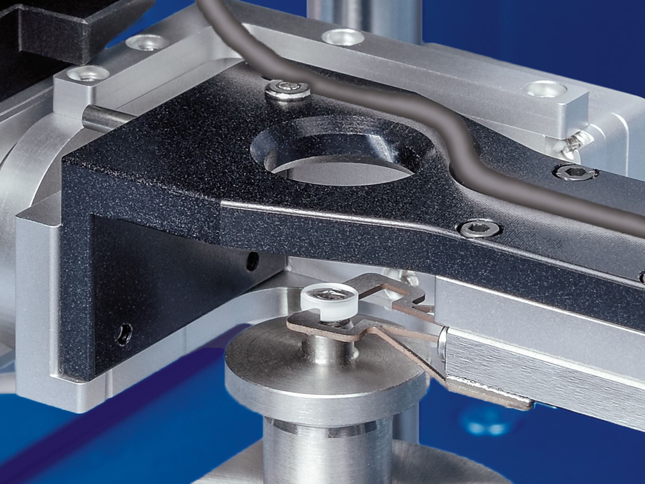 OptiCentric® - Lens centration and alignment | TRIOPTICS